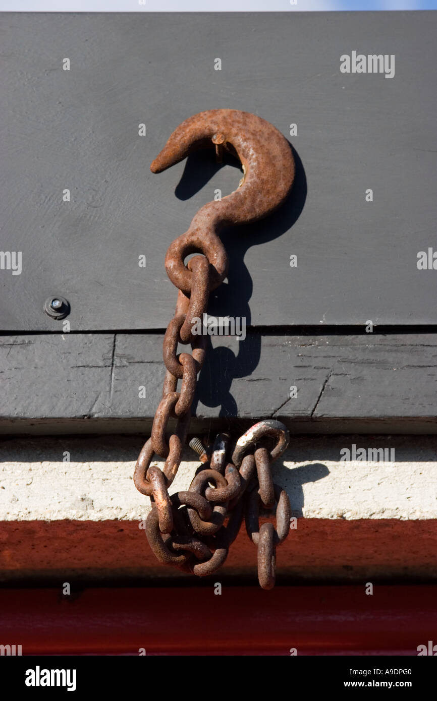 Hanging metal chain hi-res stock photography and images - Alamy