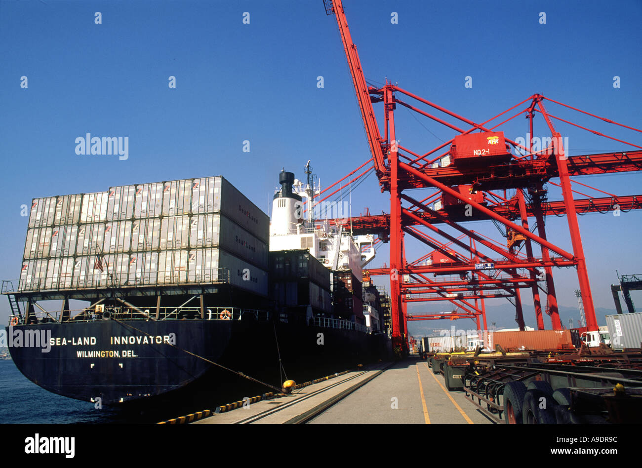 Shipping container yard Kobe Japan Stock Photo - Alamy
