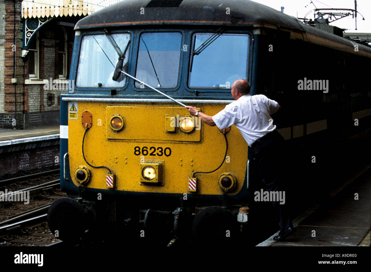Class 86 locomotive hi-res stock photography and images - Alamy