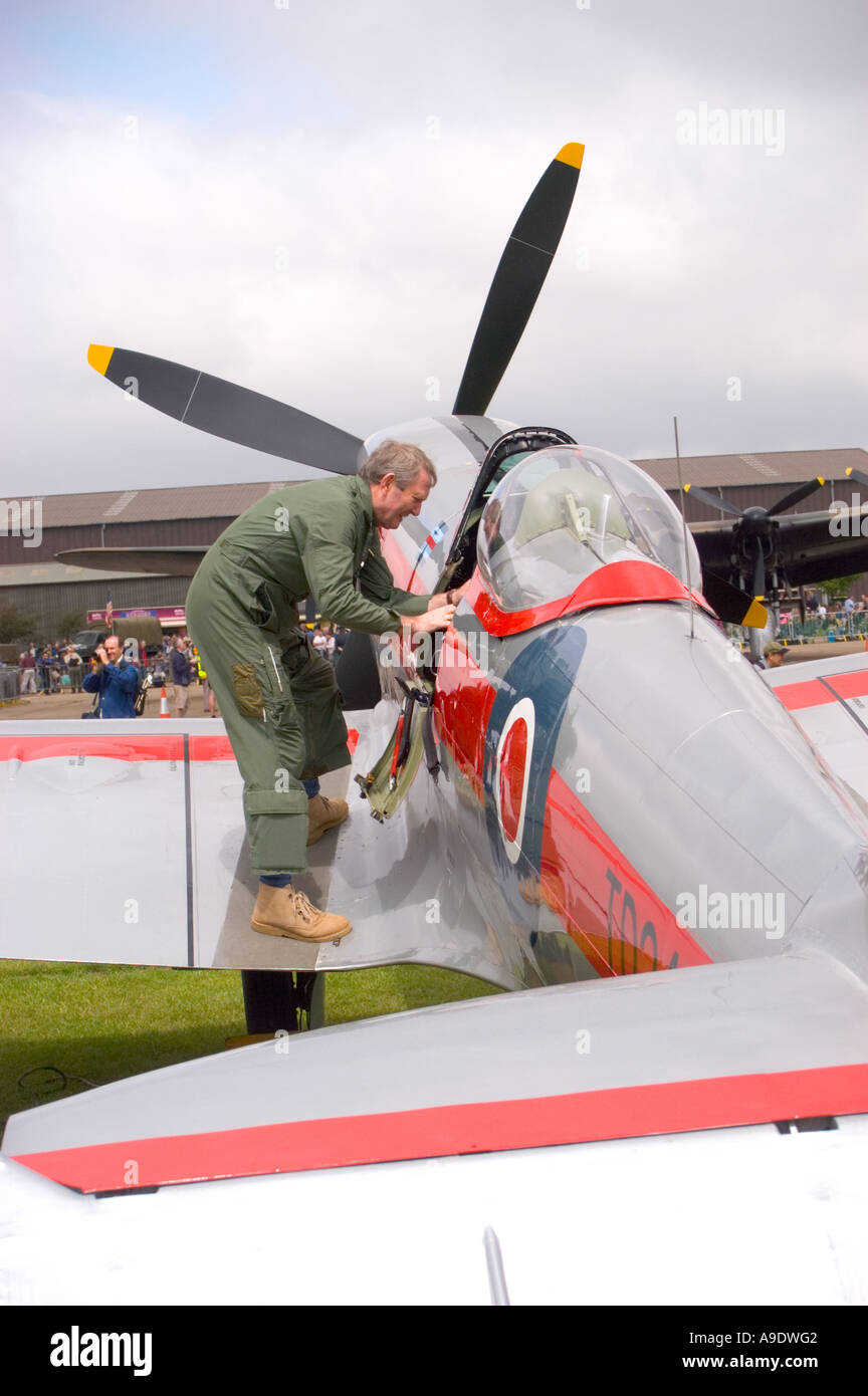 Spitfire and pilot Stock Photo - Alamy