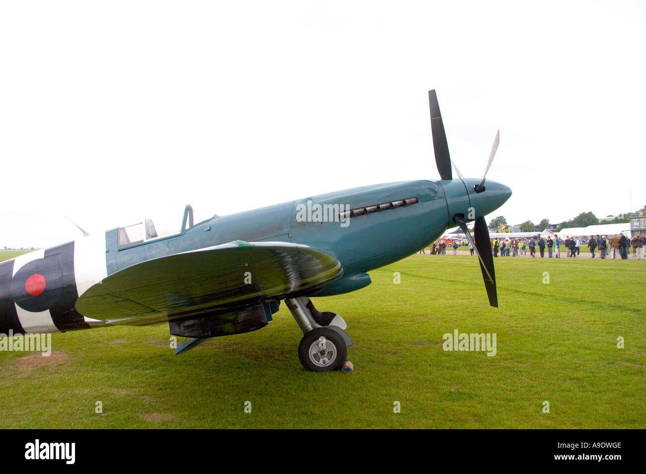 Spitfire contra rotating propeller hi-res stock photography and images ...