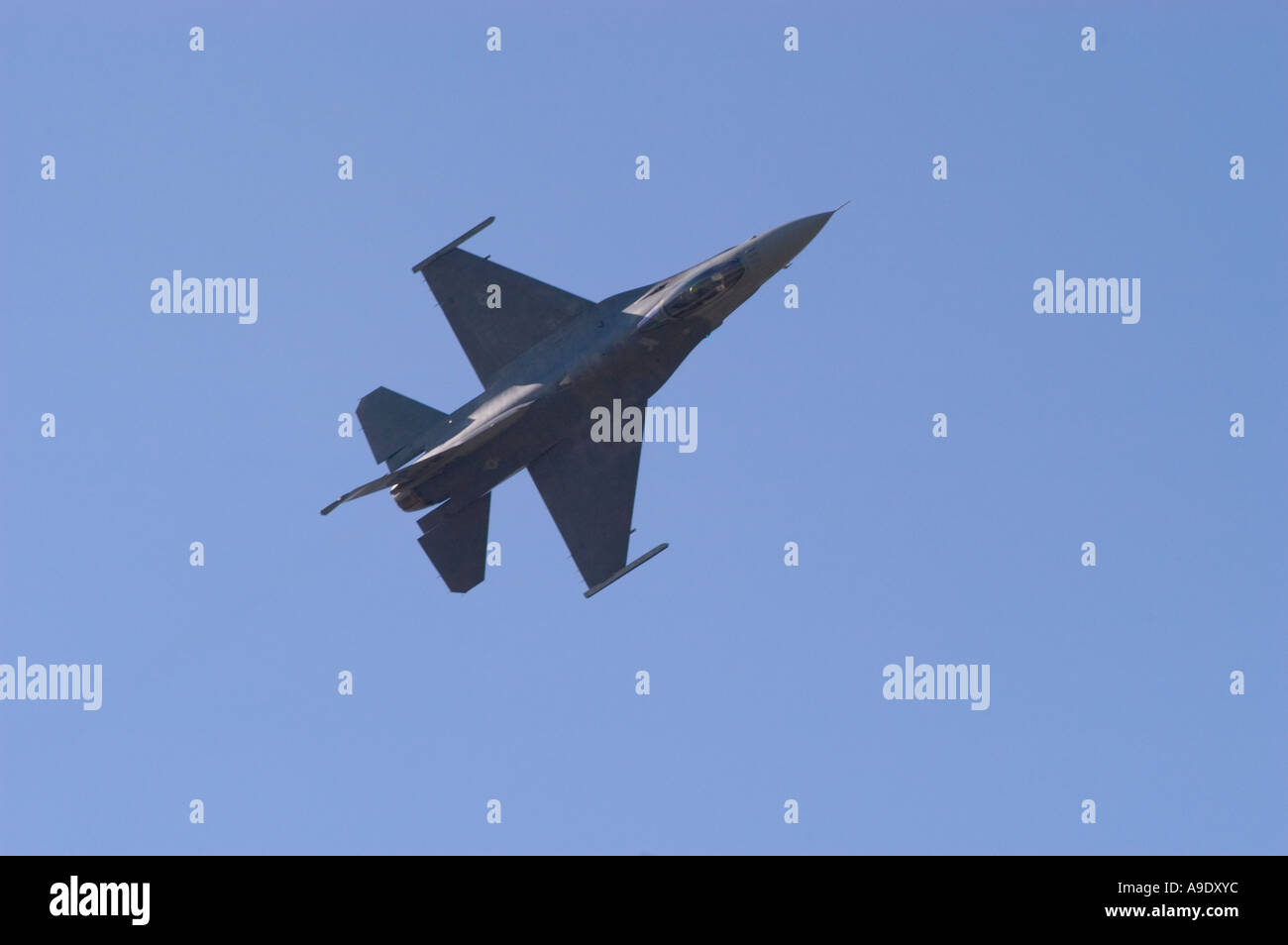 USAF F-16 Fighting Falcon Stock Photo - Alamy