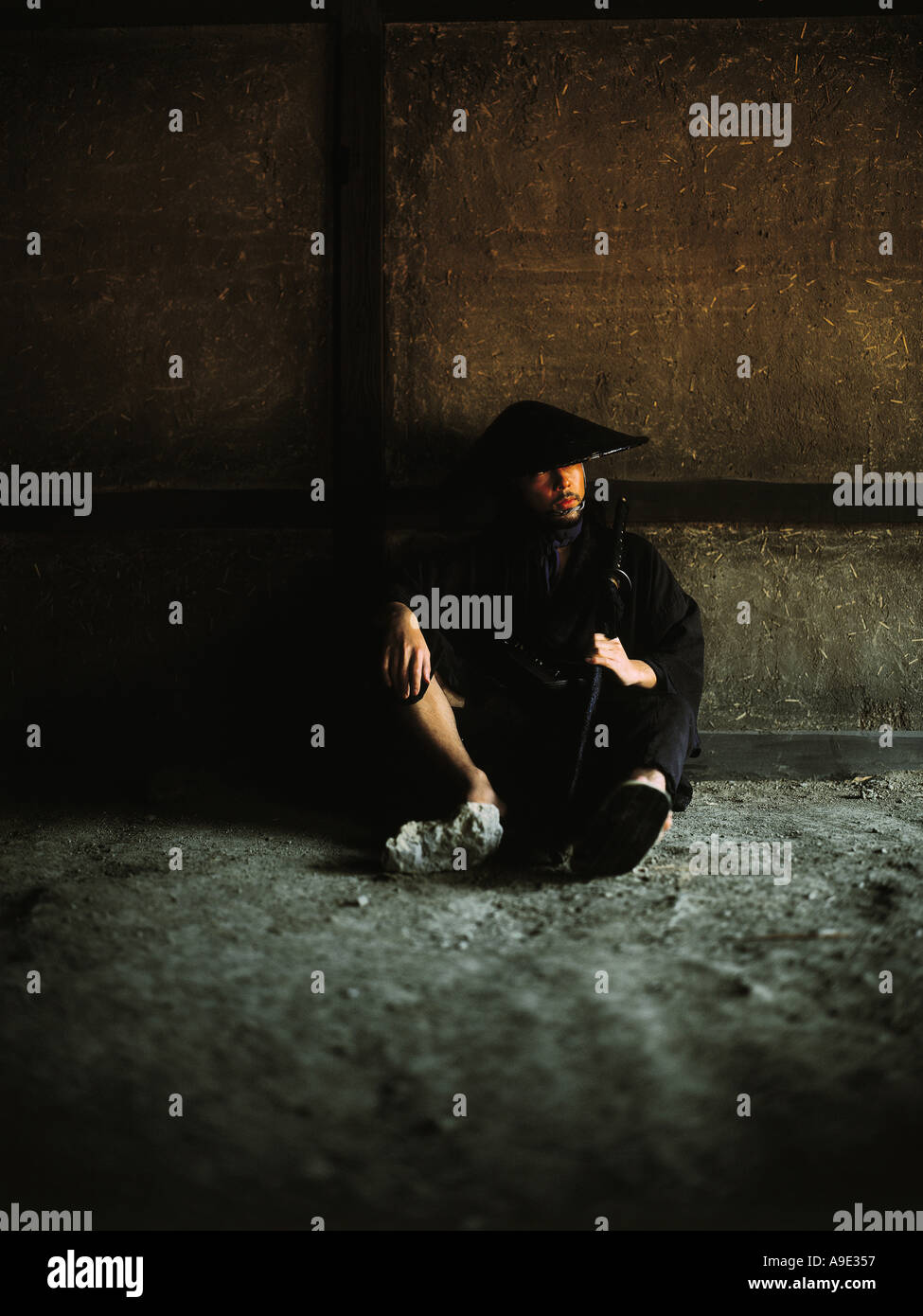 Japanese samurai sitting hi-res stock photography and images - Alamy