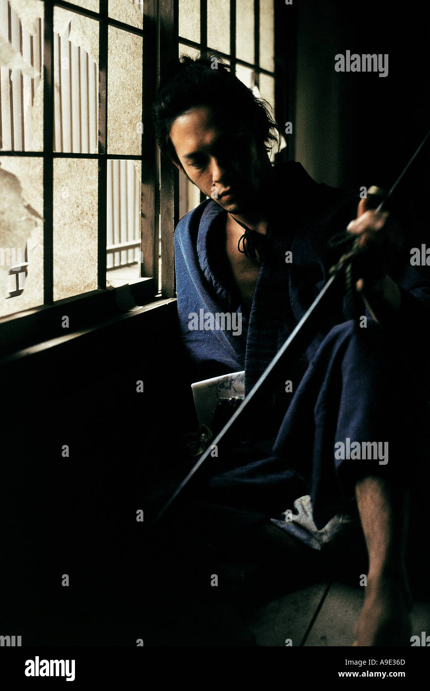 Japanese samurai sitting hi-res stock photography and images - Alamy