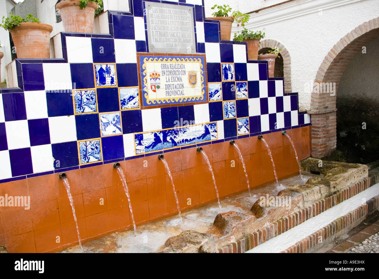 Roman laundry hi-res stock photography and images - Alamy