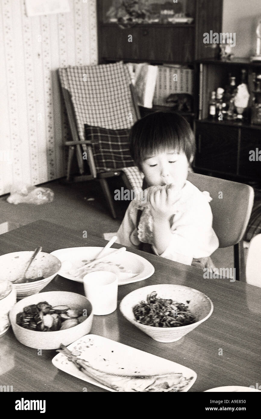 3 asian girls by house hi-res stock photography and images - Alamy
