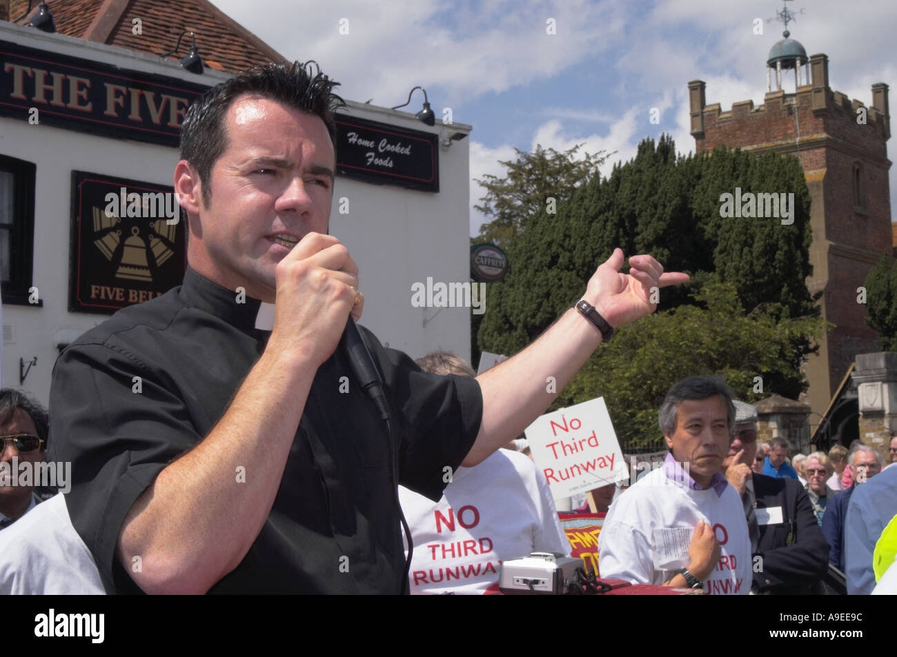 Father phil hughes hi-res stock photography and images - Alamy
