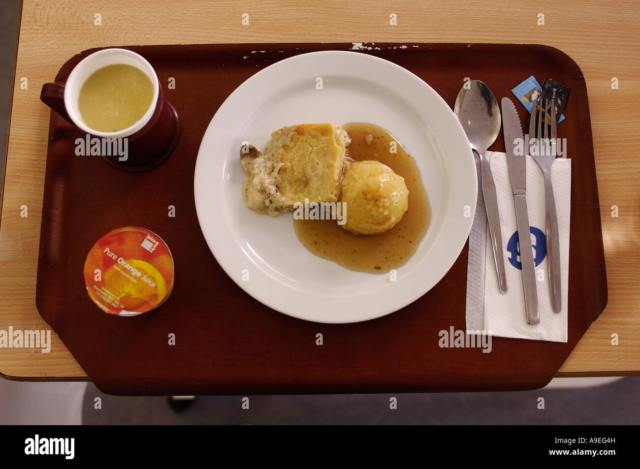 Meal time at hospital hi-res stock photography and images - Alamy