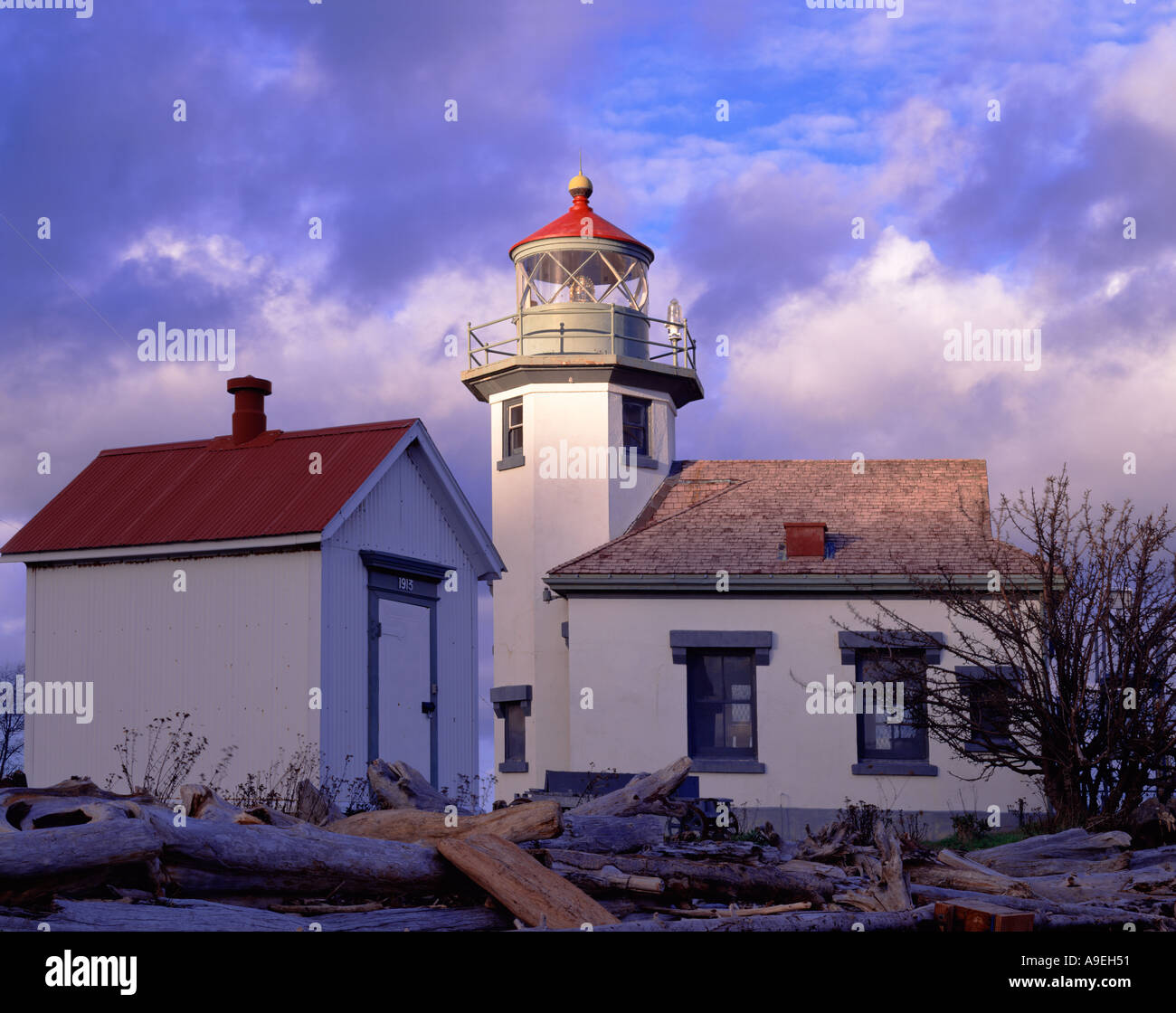 Point robinson maury island lighthouse hi-res stock photography and ...