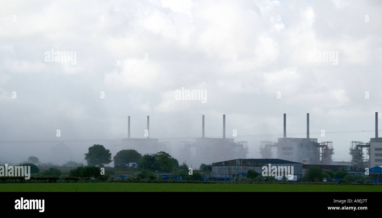 Chapelcross nuclear power station hi-res stock photography and images ...