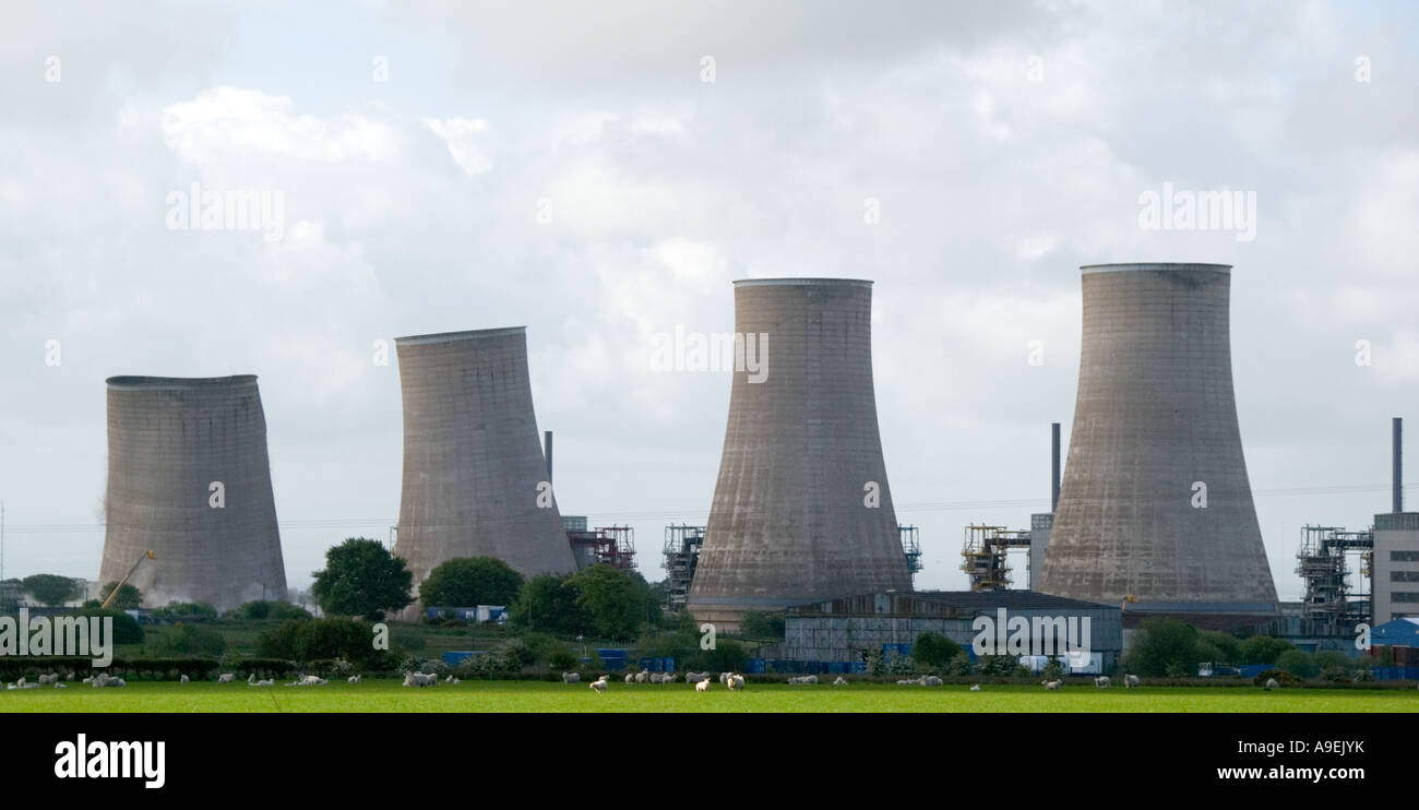 Demolition of four cooling towers at Chapelcross Magnox nuclear power ...