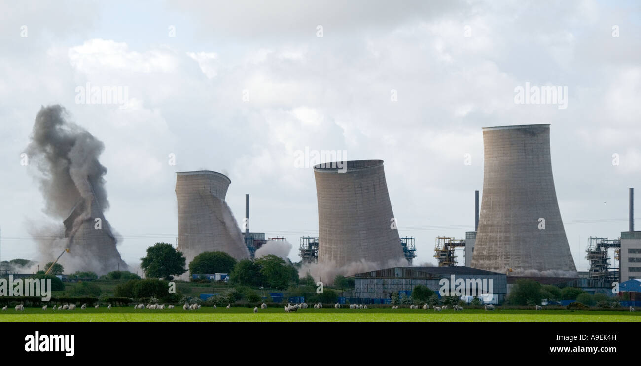 Demolition of four cooling towers at Chapelcross Magnox nuclear power ...