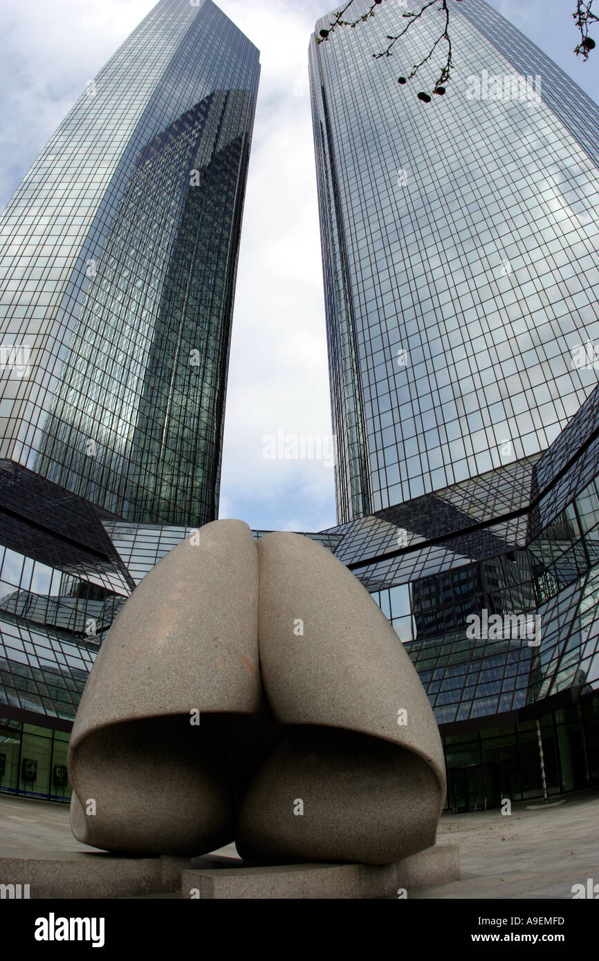 Deutsche bank statue hi-res stock photography and images - Alamy