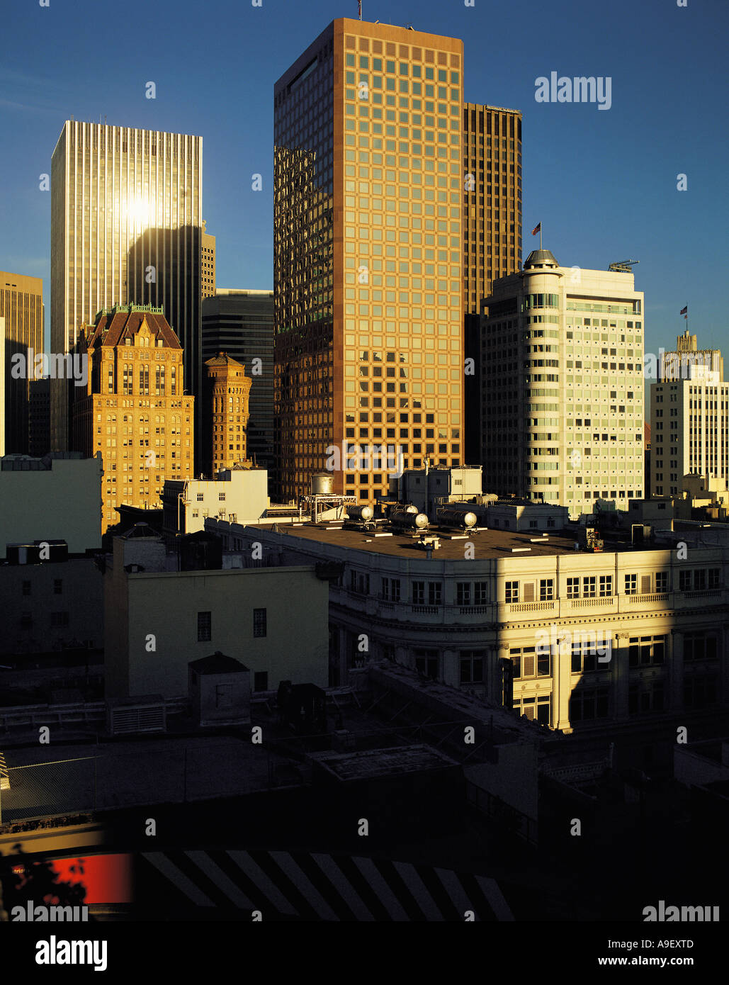 High rise buildings in downtown san francisco hi-res stock photography ...