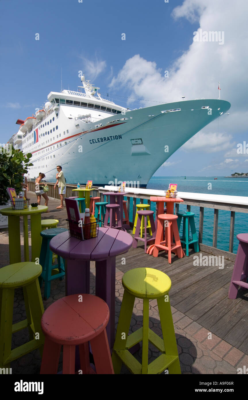 Cruise liner and colourful jetty bar Key West - Florida - USA Stock ...