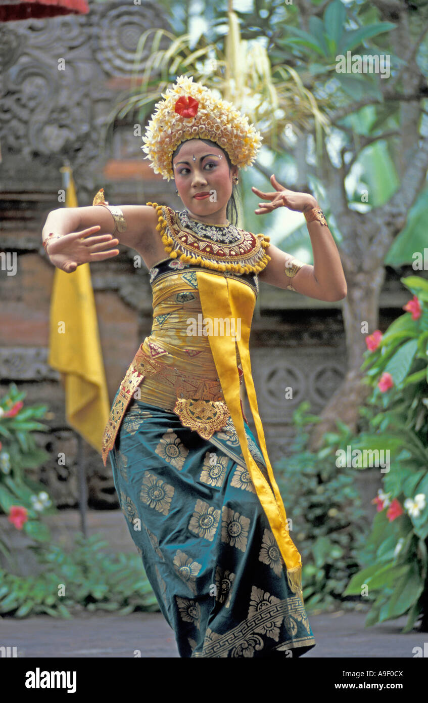 Balinese temple dancer, Bali Stock Photo - Alamy