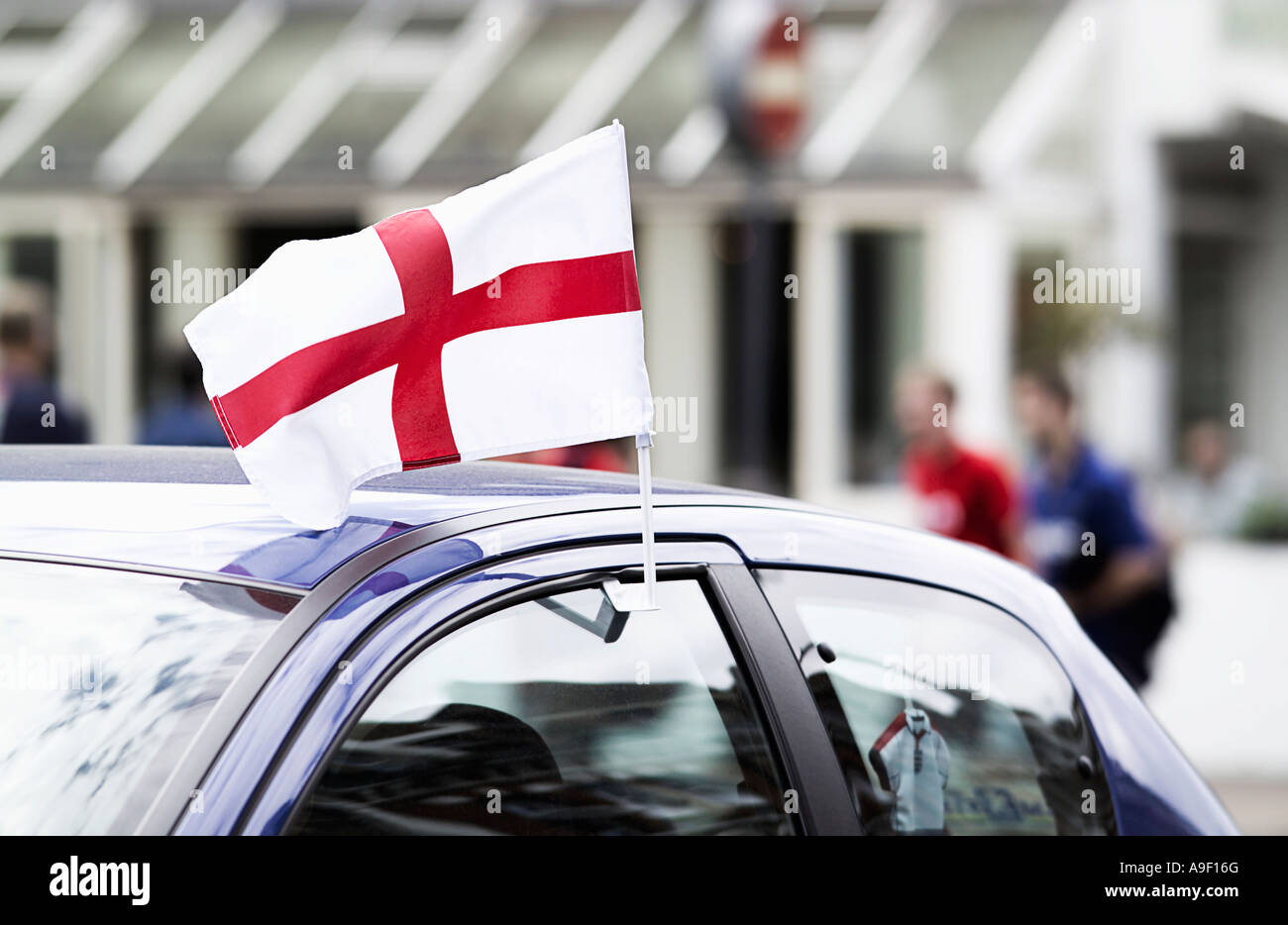 SAINT GORGE'S FLAG ON A CAR Stock Photo - Alamy