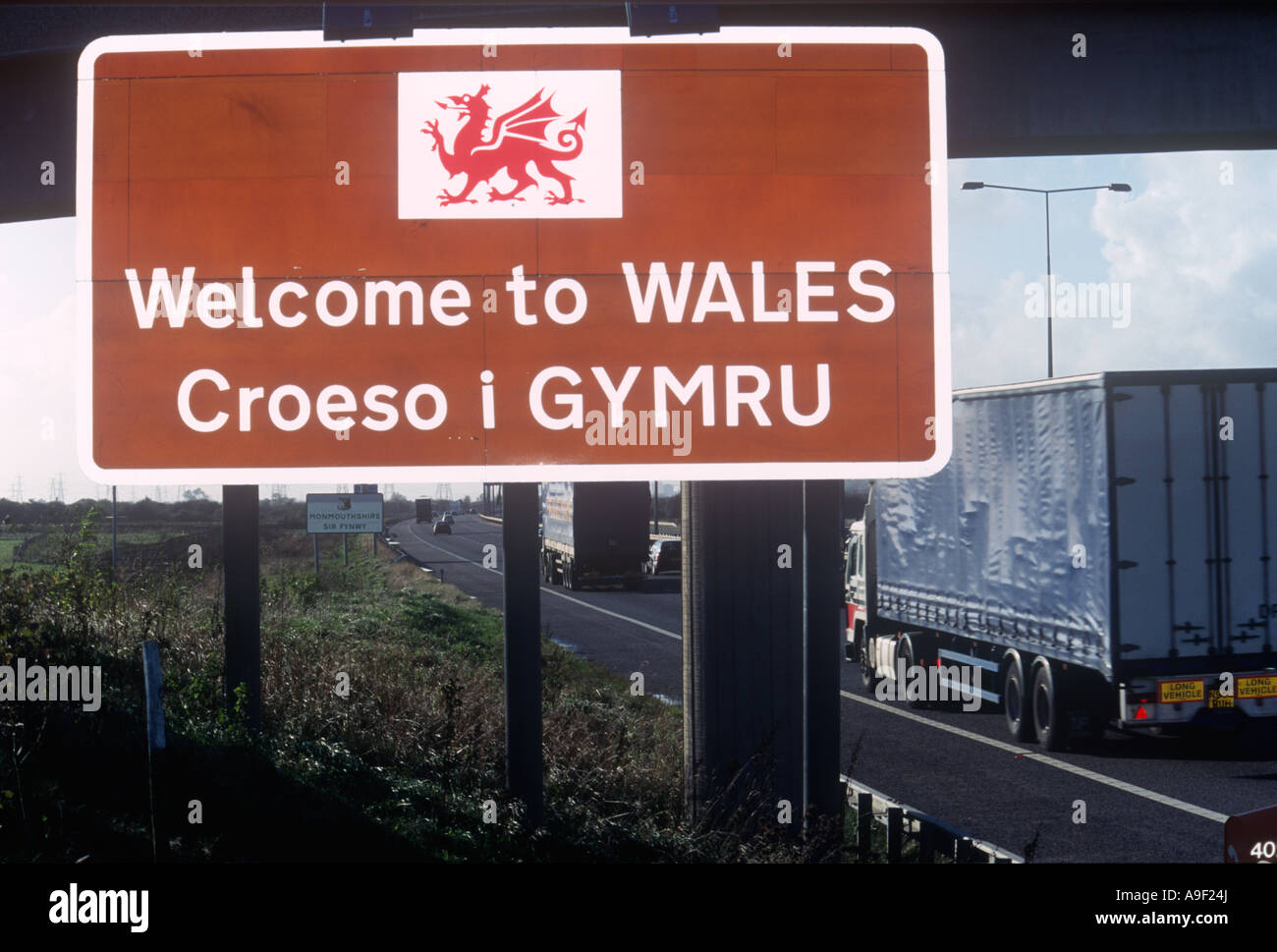 Welcome wales sign m4 motorway hi-res stock photography and images - Alamy