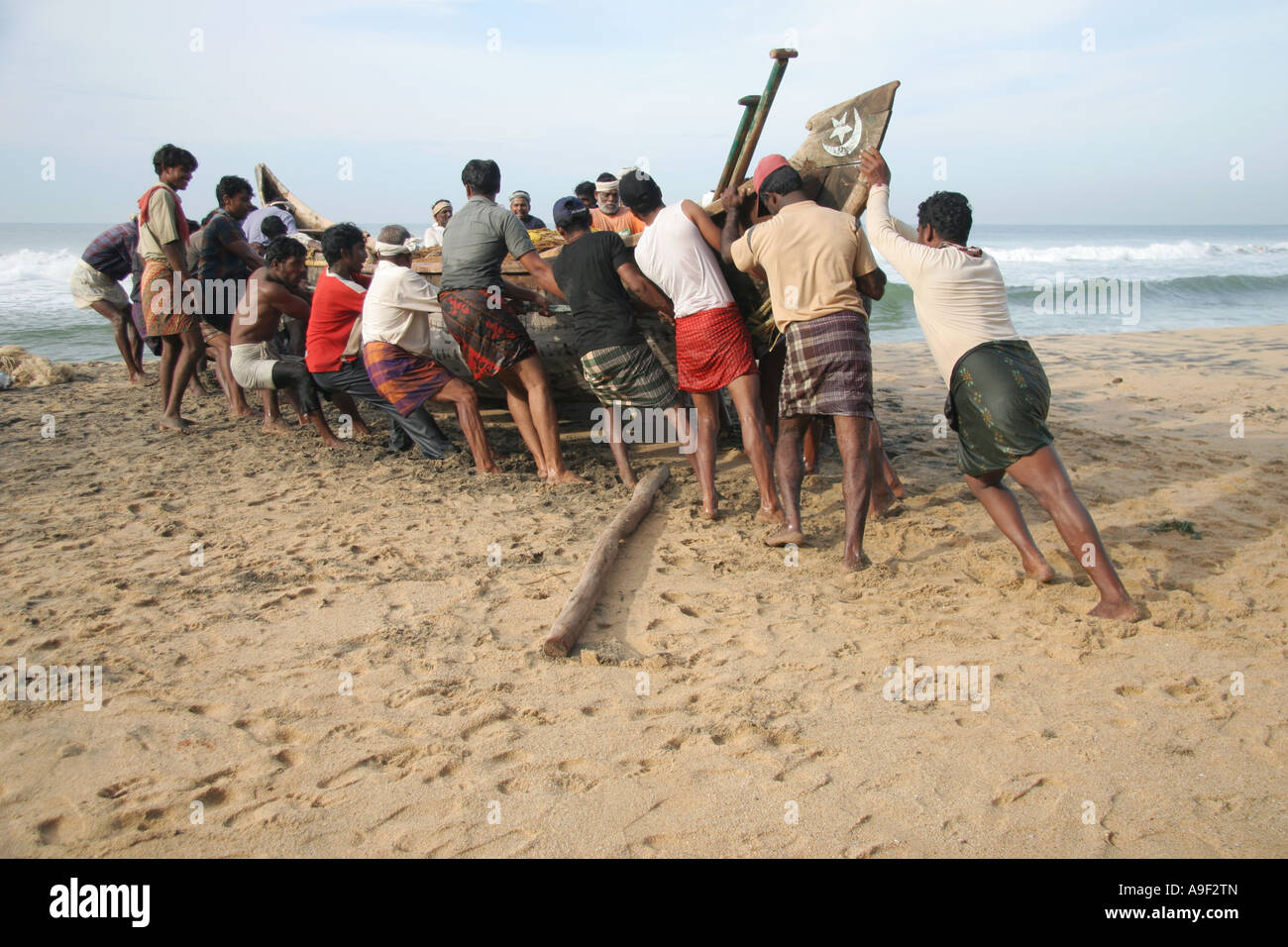 Push netting hi-res stock photography and images - Alamy