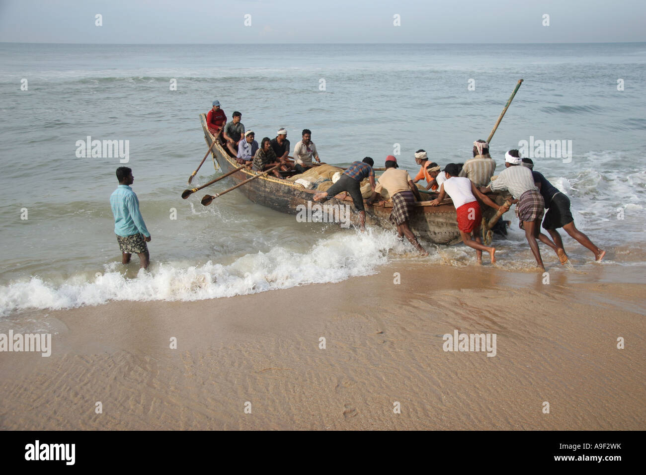 Push netting hi-res stock photography and images - Alamy
