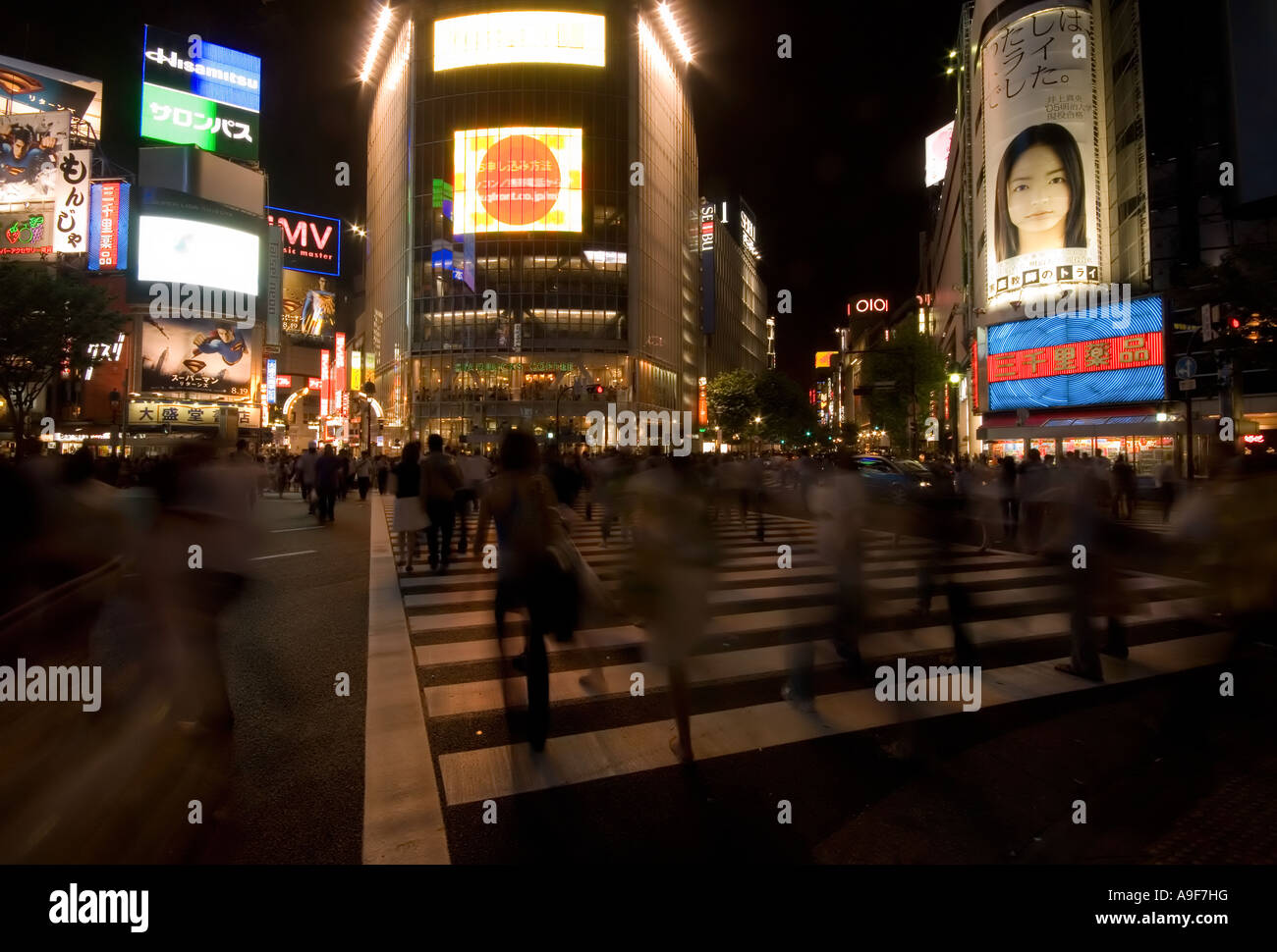 Shibuya Tokyo night scene Stock Photo - Alamy
