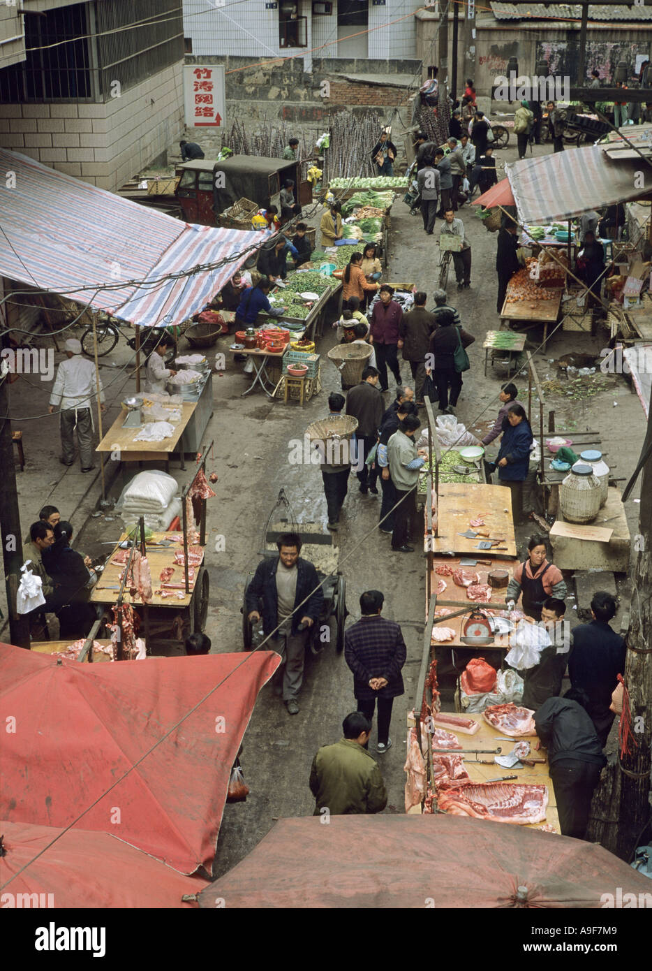 Guiyang street hi-res stock photography and images - Alamy