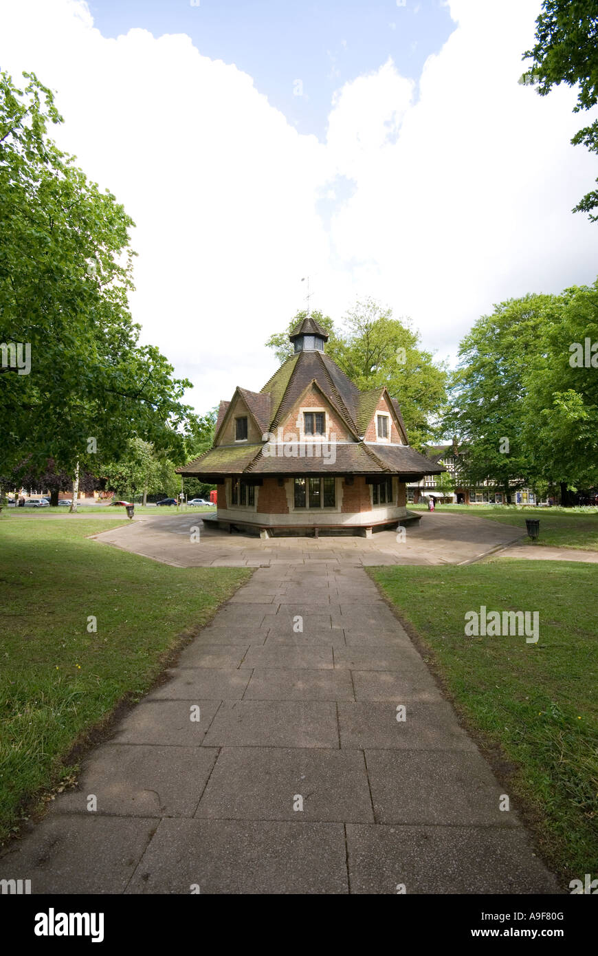 Bournville green hi-res stock photography and images - Alamy
