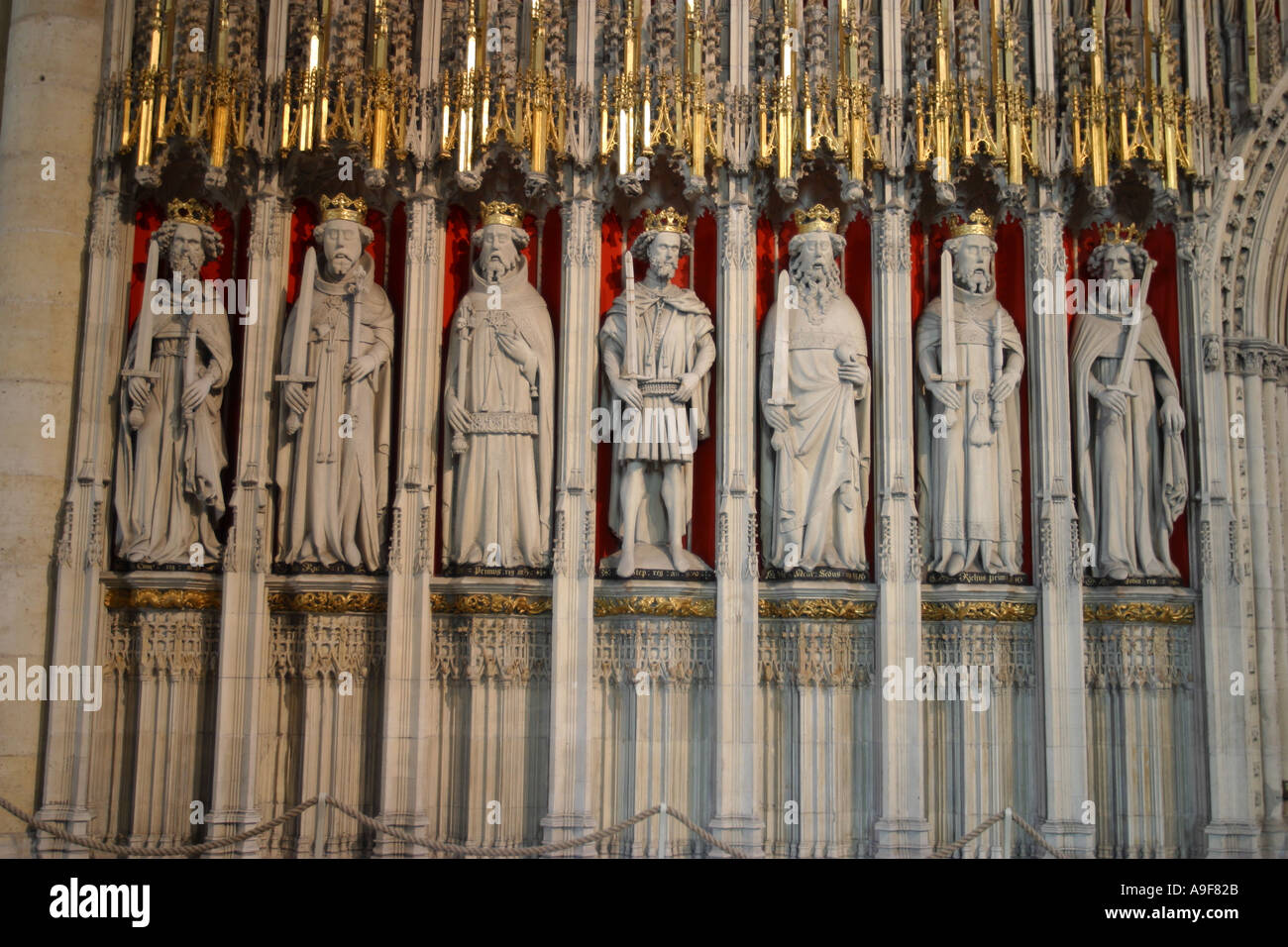 Minster interior hi-res stock photography and images - Alamy