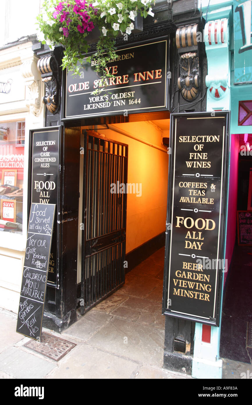 Ye Olde Starre Inn York Stock Photo - Alamy
