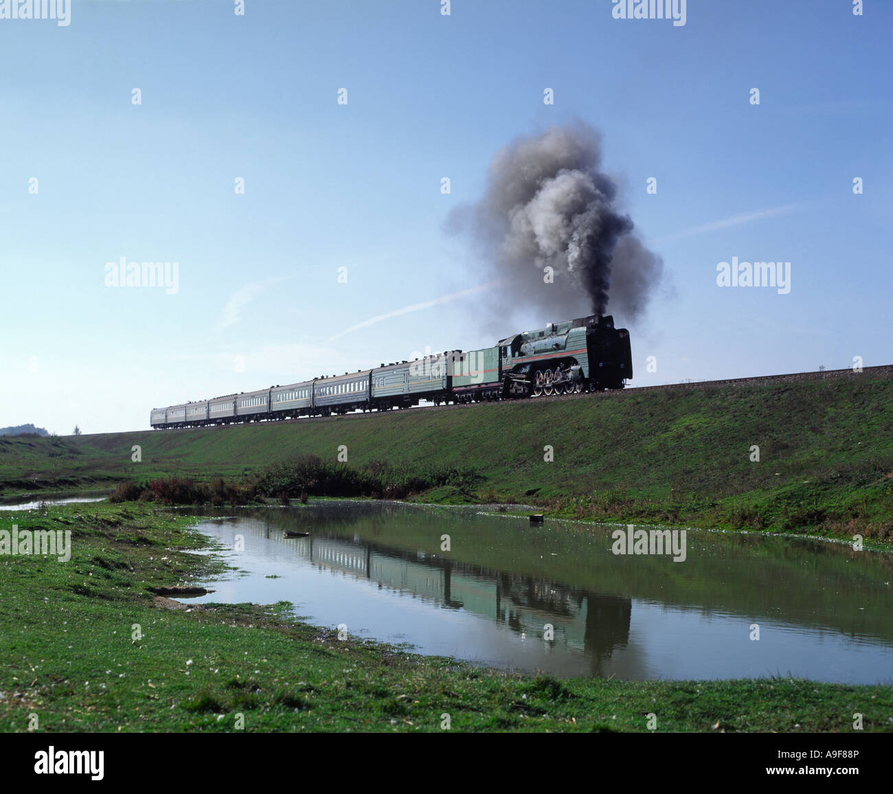 P36 train hi-res stock photography and images - Alamy