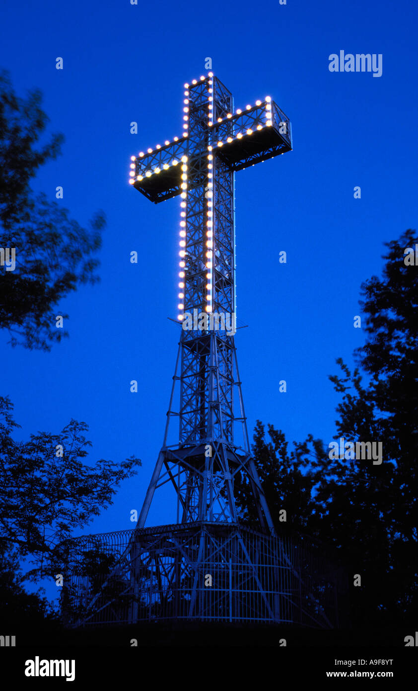 Montreal mount royal cross hi-res stock photography and images - Alamy