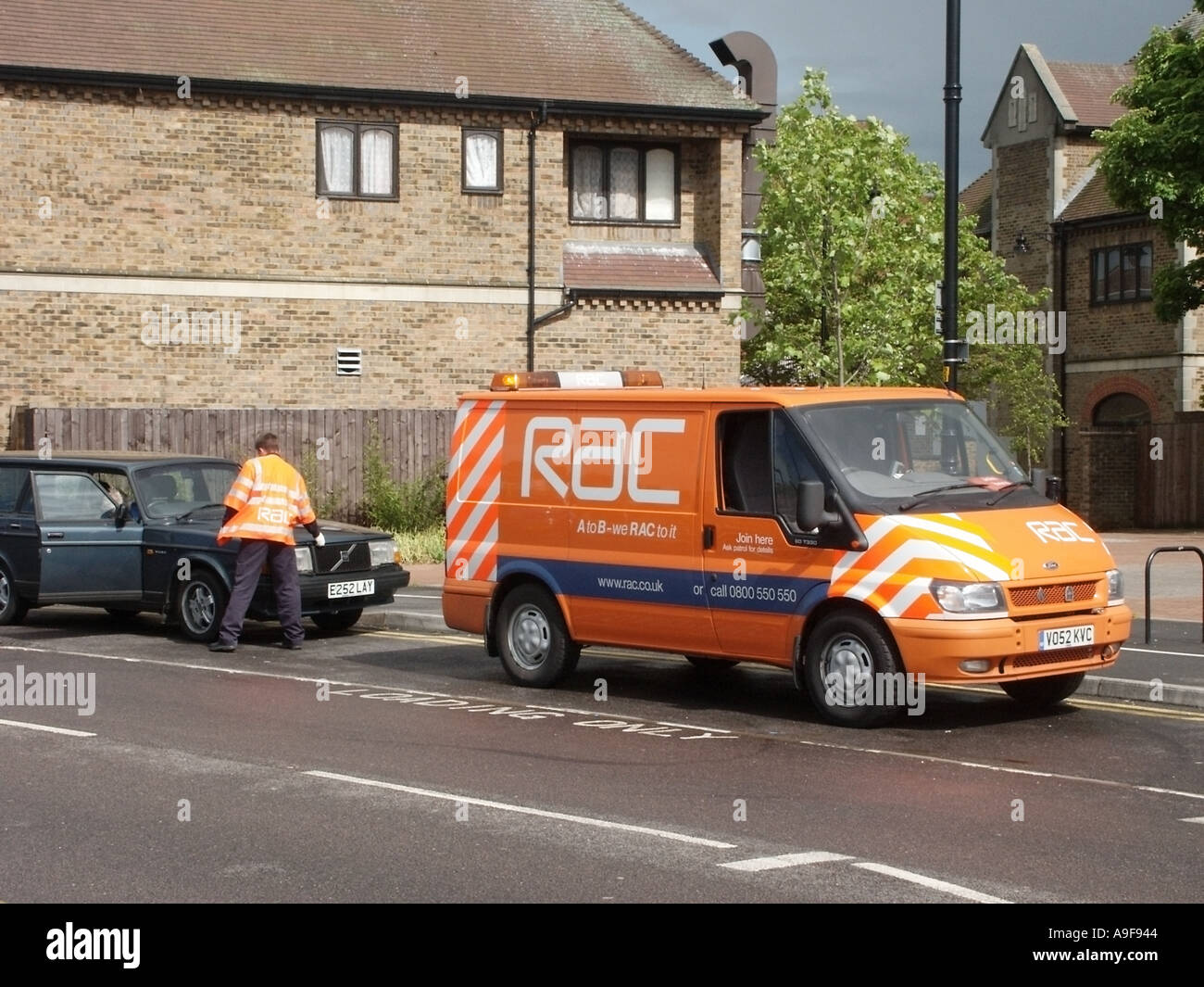 Royal Automobile Club breakdown van parked in front of broken down car ...