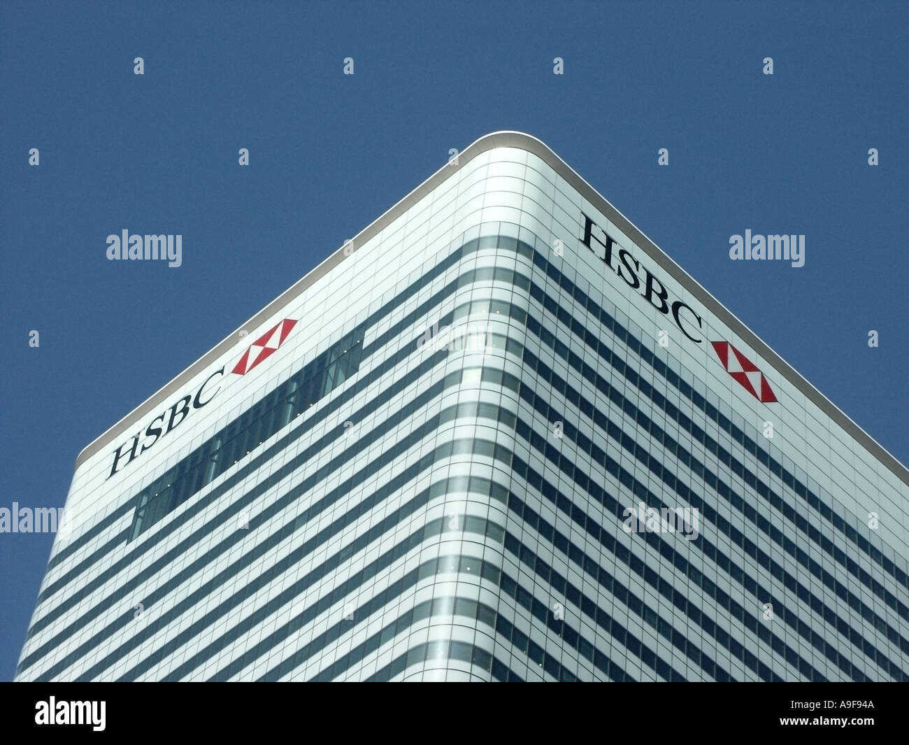 Hsbc office tower with glass facade hi-res stock photography and images - Alamy