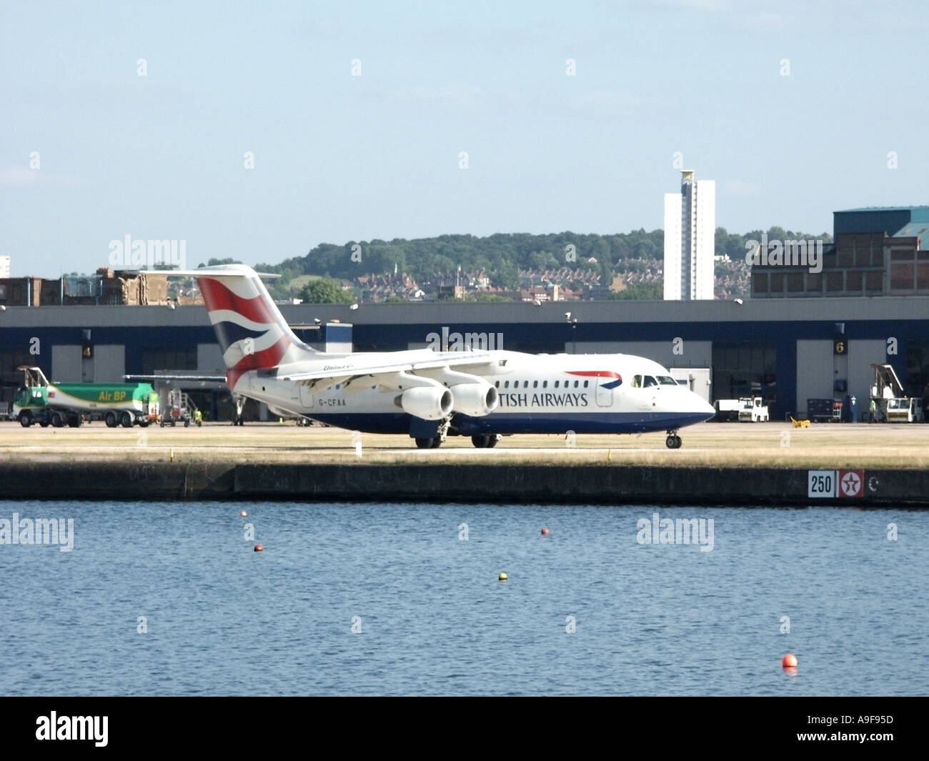 London City Airport British Airways 4 four engine passenger jet ...