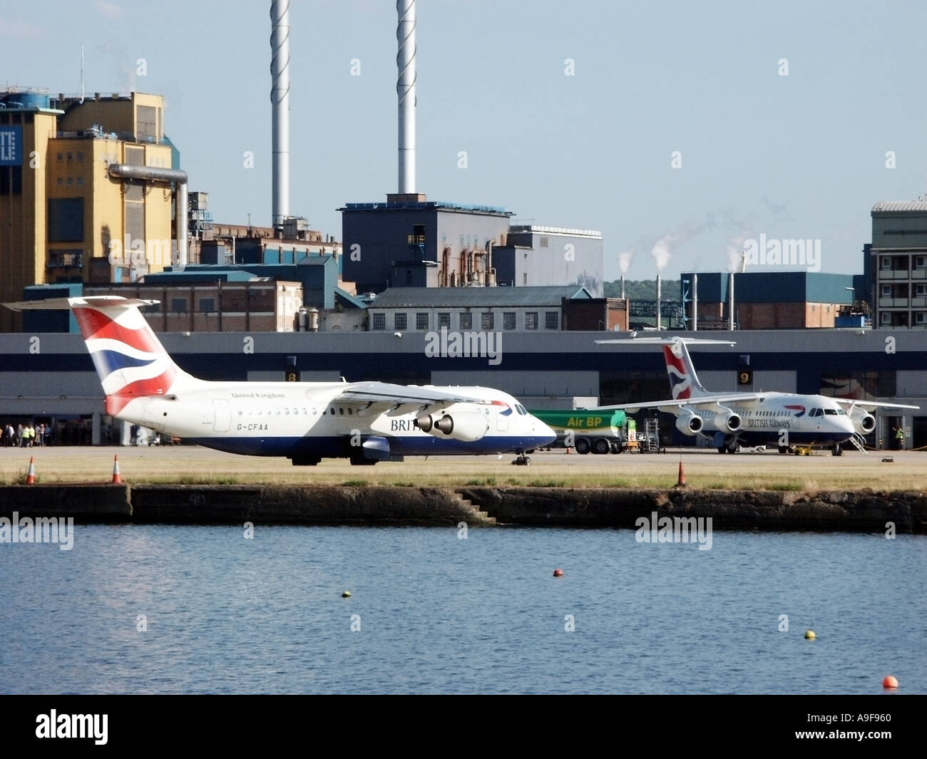 London City Airport British Airways 4 engine passenger jet aircraft ...