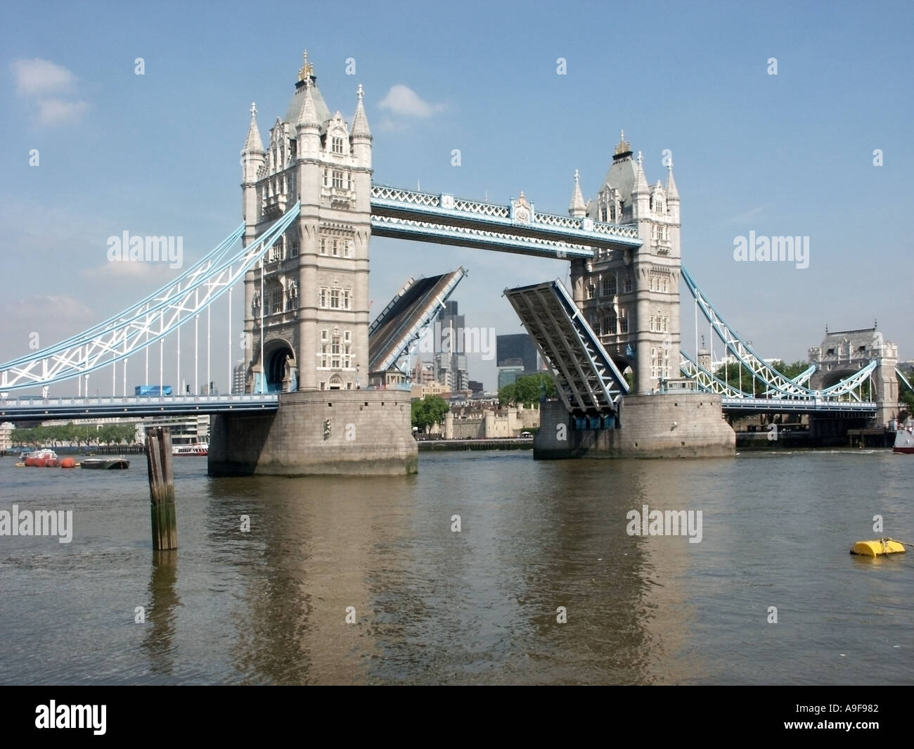 Tower Bridge roadway raised Stock Photo - Alamy