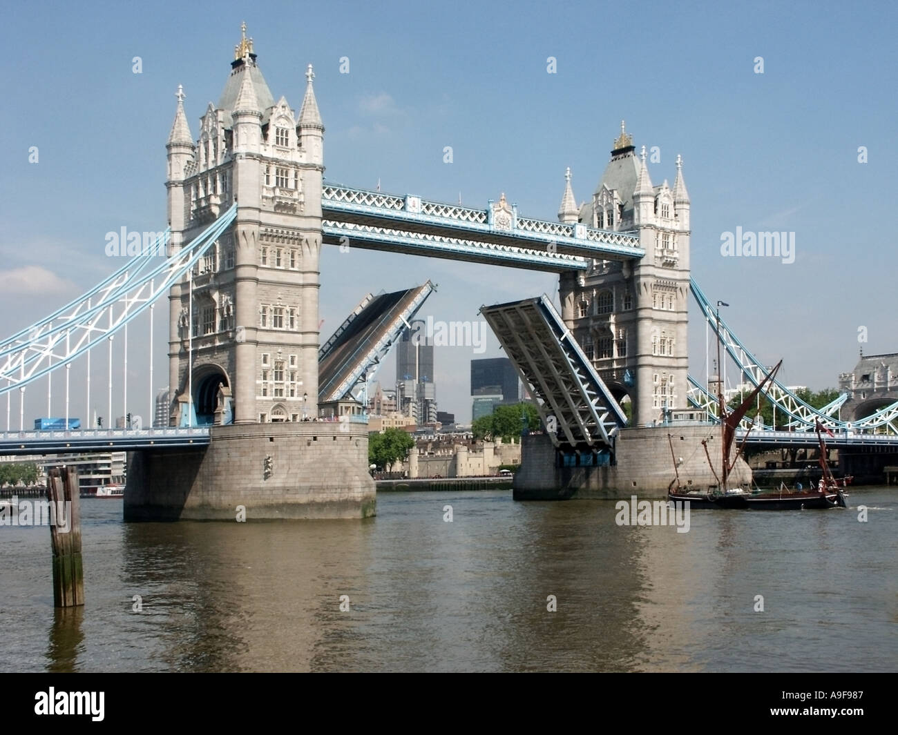Thames motor barge hi-res stock photography and images - Alamy
