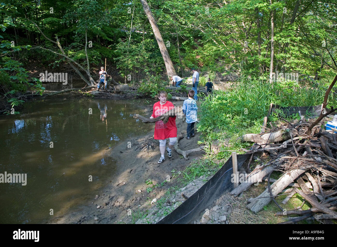 Volunteers Clean Up River Stock Photo - Alamy