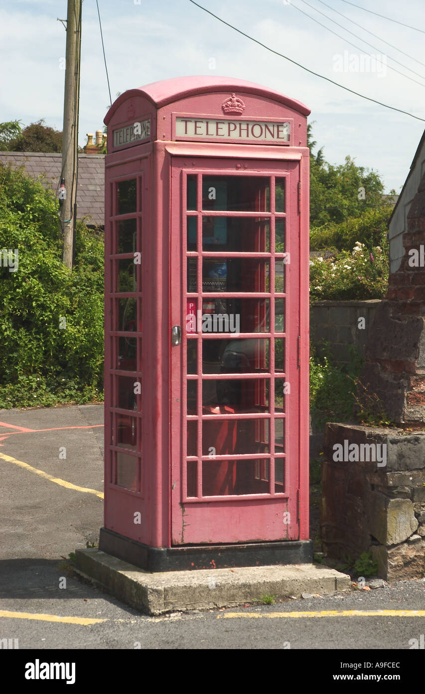 A Traditional Red British Phone Box Stock Photo - Alamy