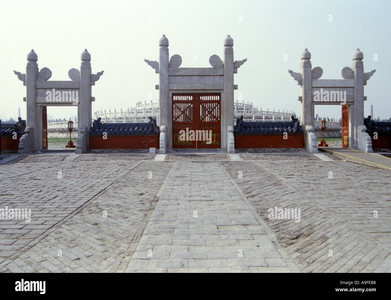 A typical Chinese pailou Stock Photo - Alamy