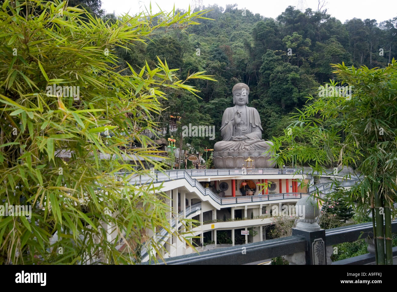 Buddha statue at the Chin Swee Caves Temple at Genting Highlands ...