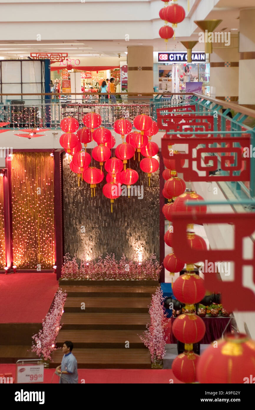 Chinese New Year celebrations in One Utama shopping centre Bandar Utama ...
