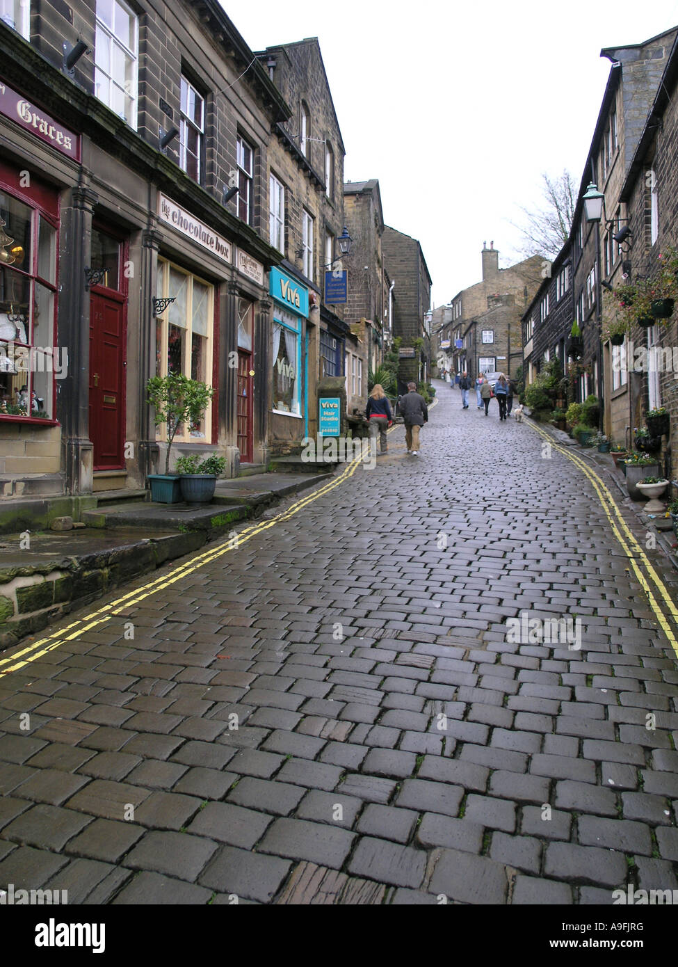 Haworth high street yorkshire hi-res stock photography and images - Alamy