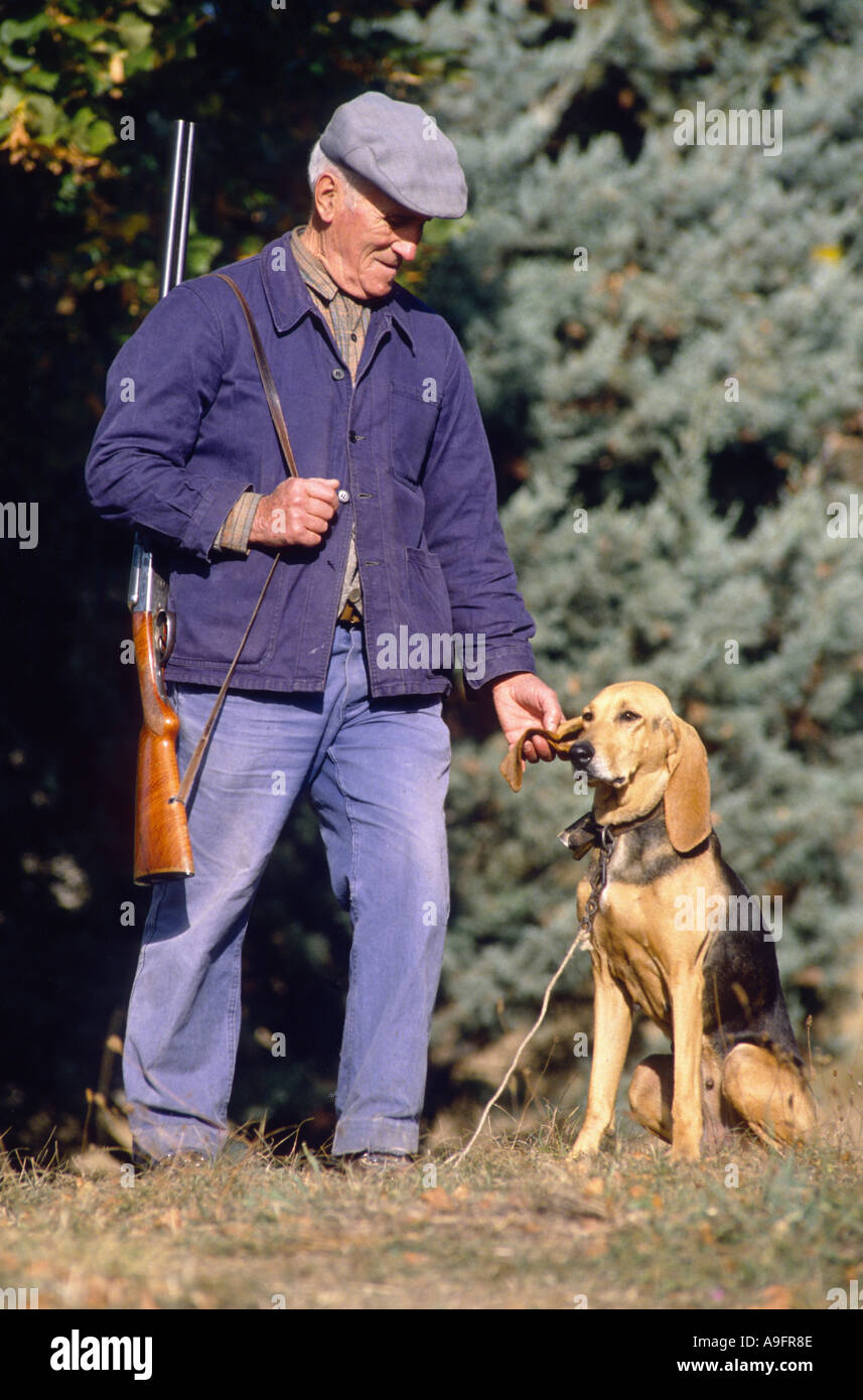 Old man hunting with his dog hi-res stock photography and images - Alamy