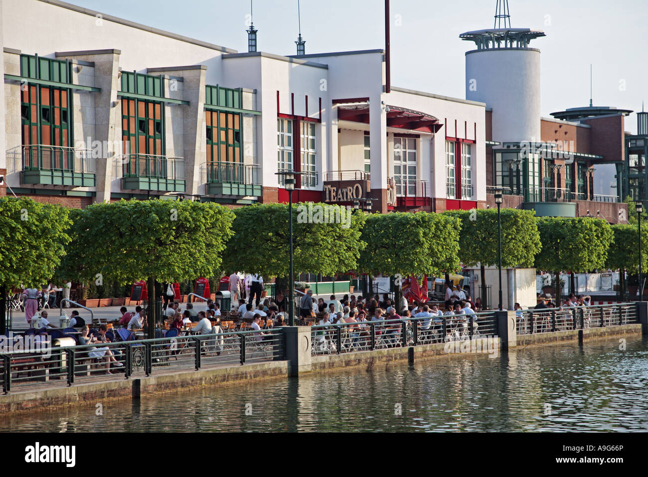 Shopping center centro hi-res stock photography and images - Alamy