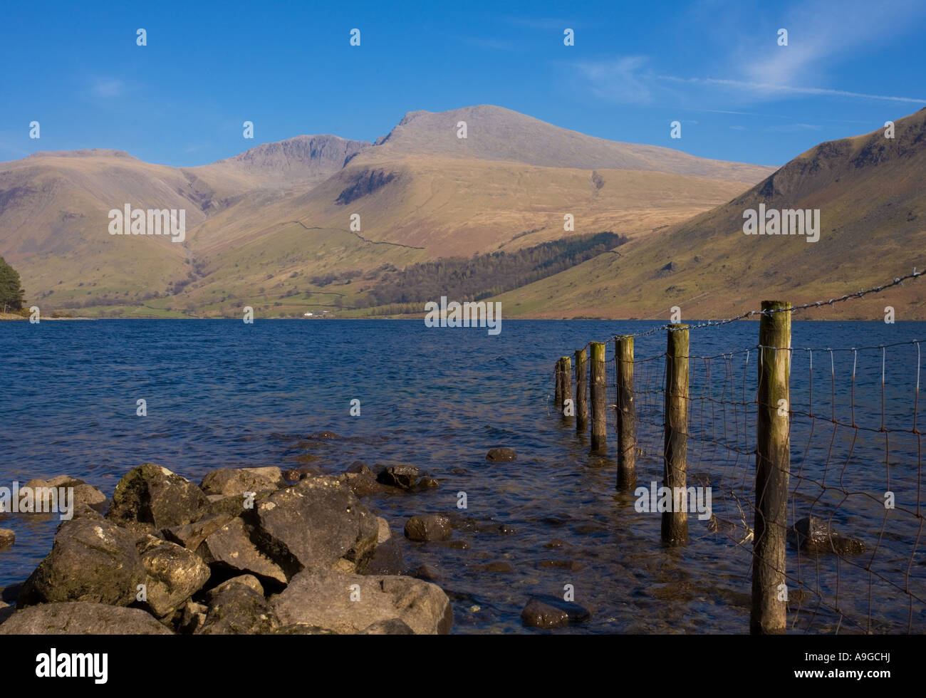 Wast Water, Lake District. View from the waters edge Stock Photo - Alamy