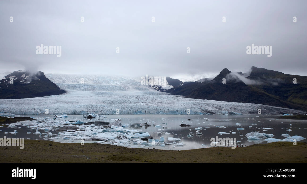 Tourists at Breidarlon at the glacier Breidamerkurjokull, Iceland Stock ...