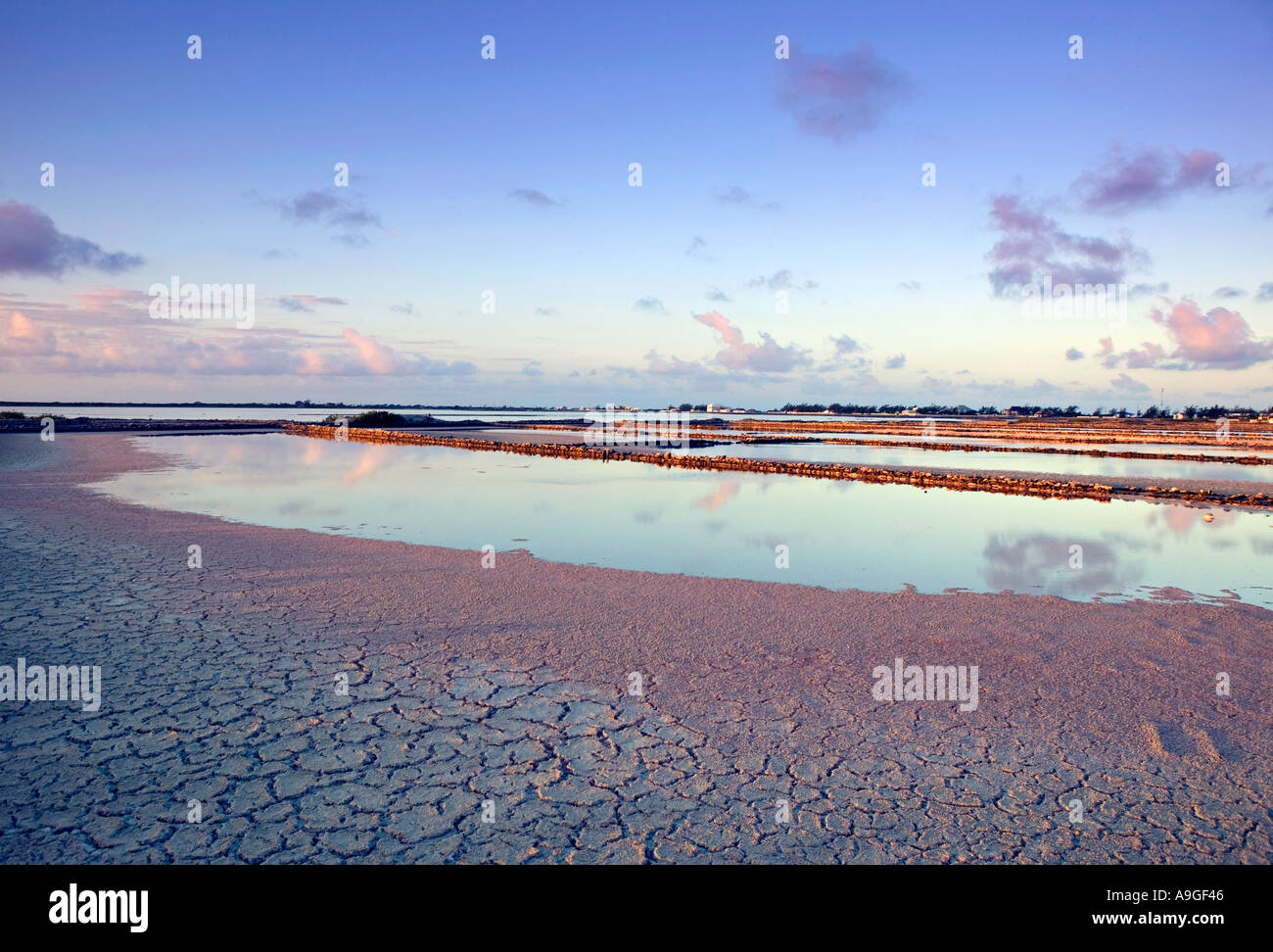 Ponds jpg hi-res stock photography and images - Alamy