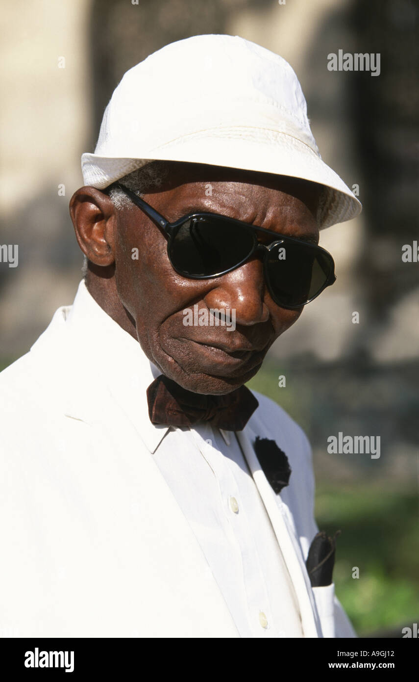 Cuban suit hi-res stock photography and images - Alamy