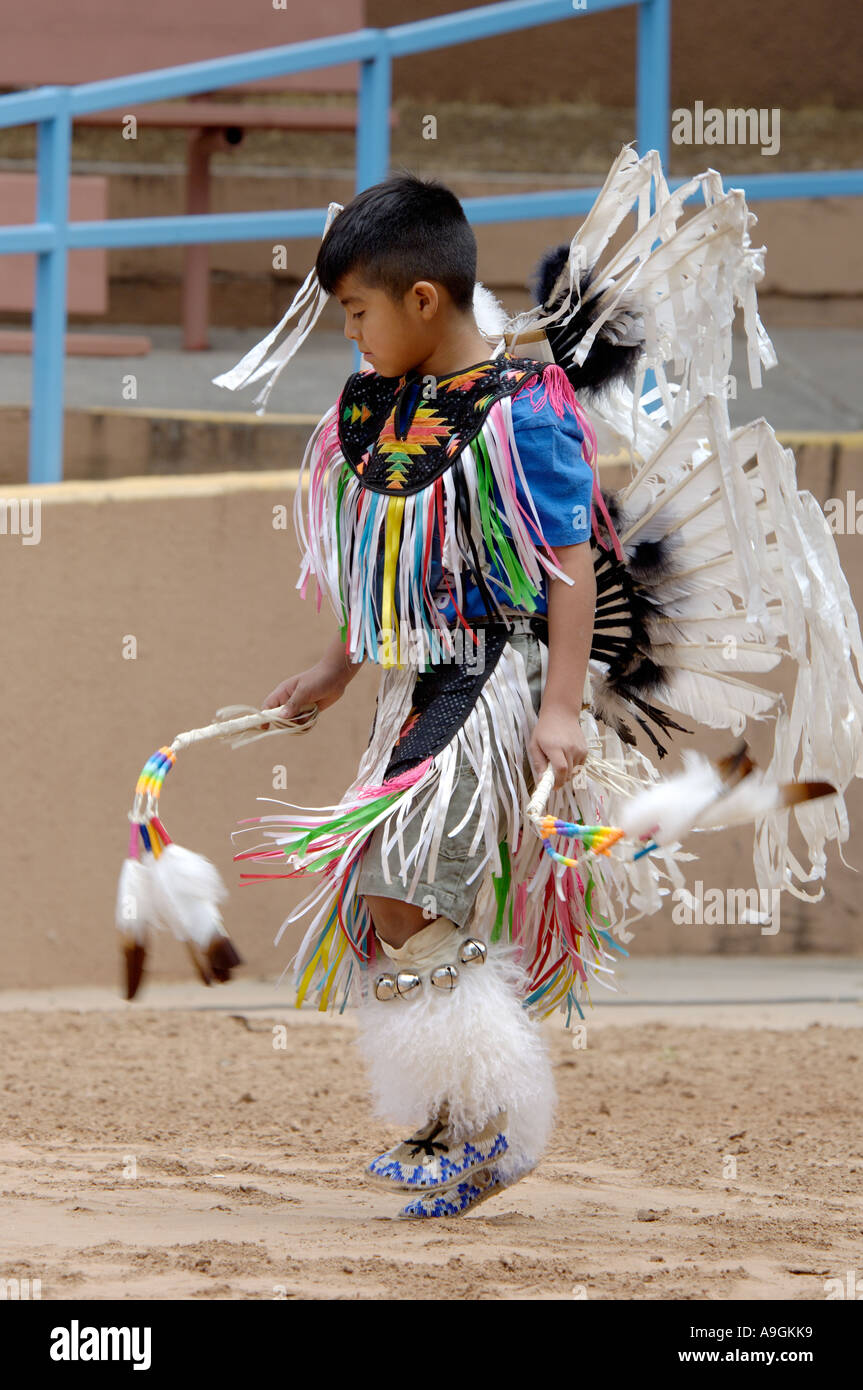 Native american navajo boy hi-res stock photography and images - Alamy